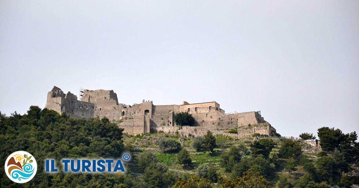 Castello Arechi - Turista Italia